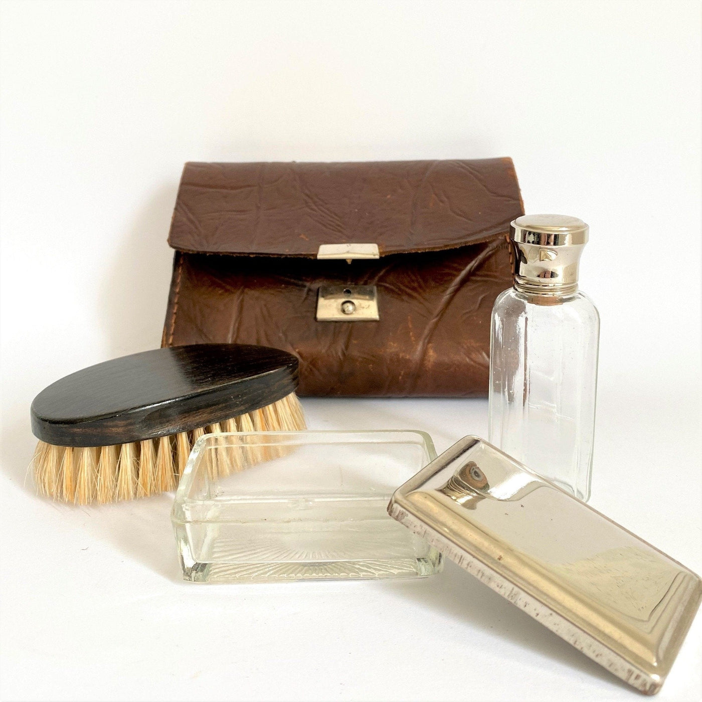 Vintage Grooming Kit with Leather Case 60s | SweetAntik